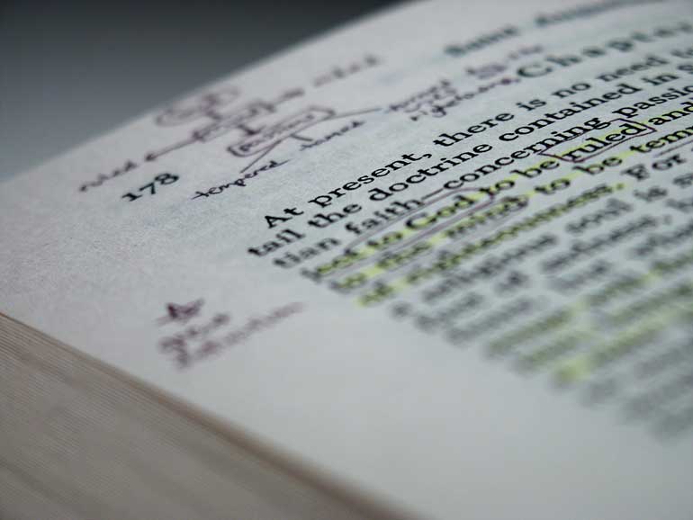 The Four Rules Of Reading According To Bill Gates | Reader's Digest ...